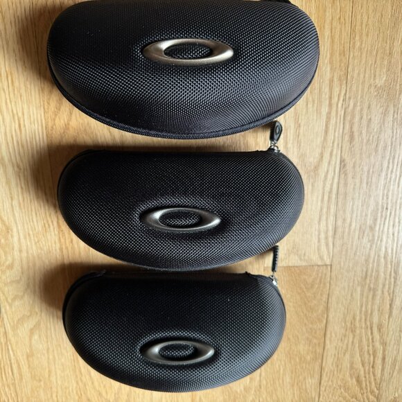 Oakley | Accessories | Oakley Sunglass Soft Vaults 3 Microbag Cases 7 ...